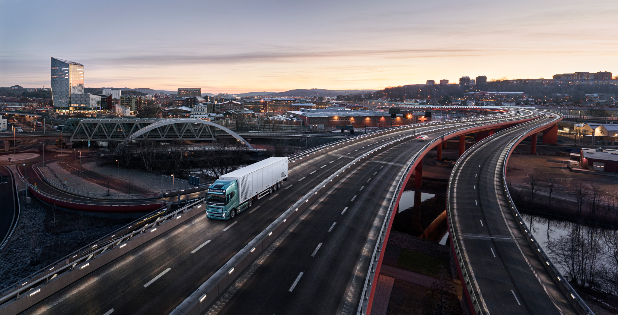 Elektrisch angetriebene Langstrecken-Lkw schon jetzt bereit